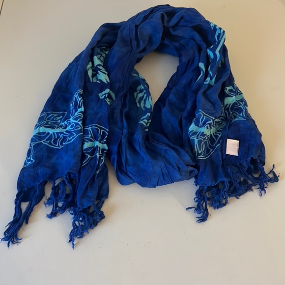 Puakenikeni | Accessories | Puakenikeni Hawaiian Tropical Print Scarf ...